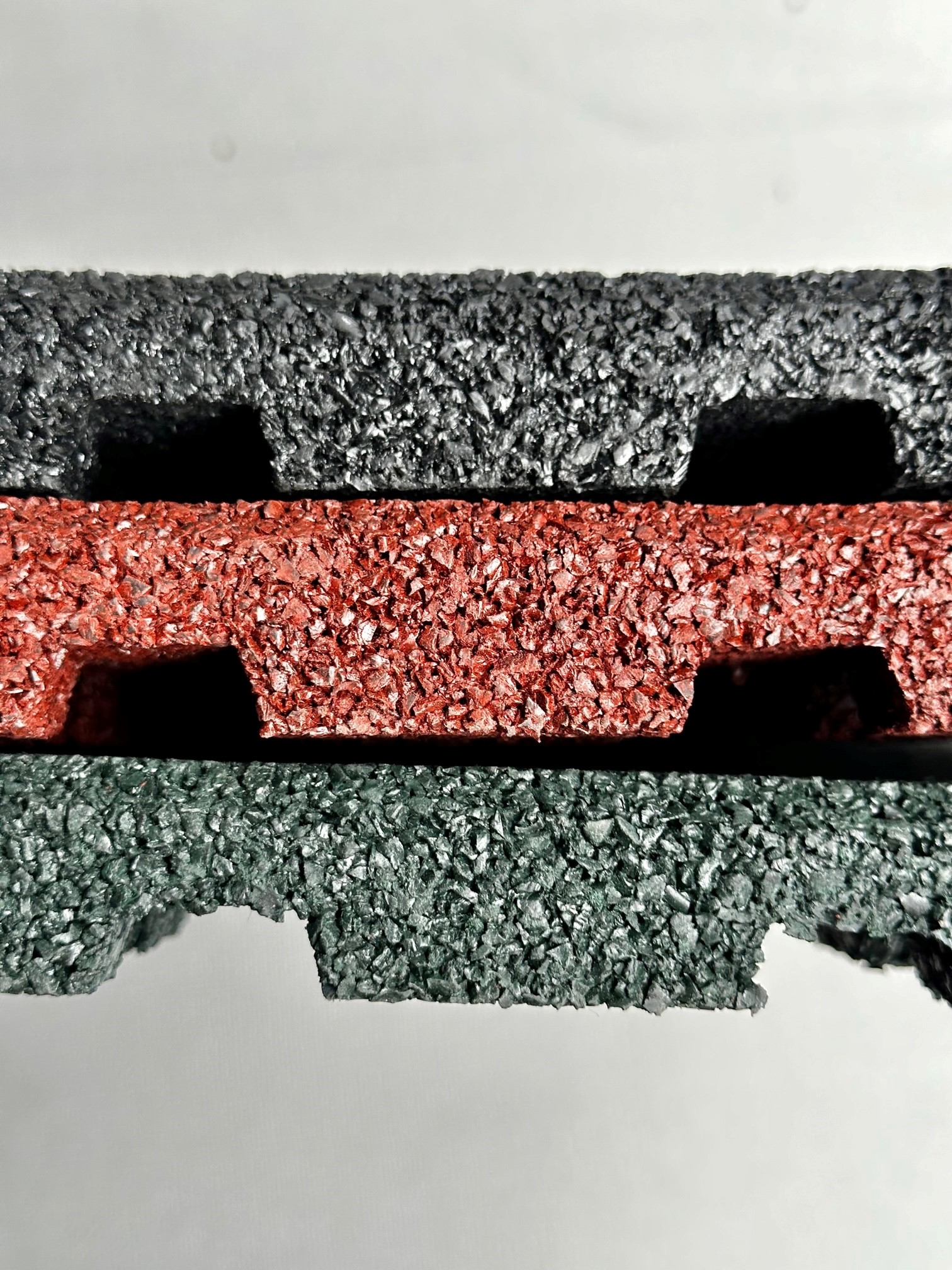 ECO FLEX Rood – RUBBER TEGELS 50x50x2,5cm (MET NOP) – Meneertegel